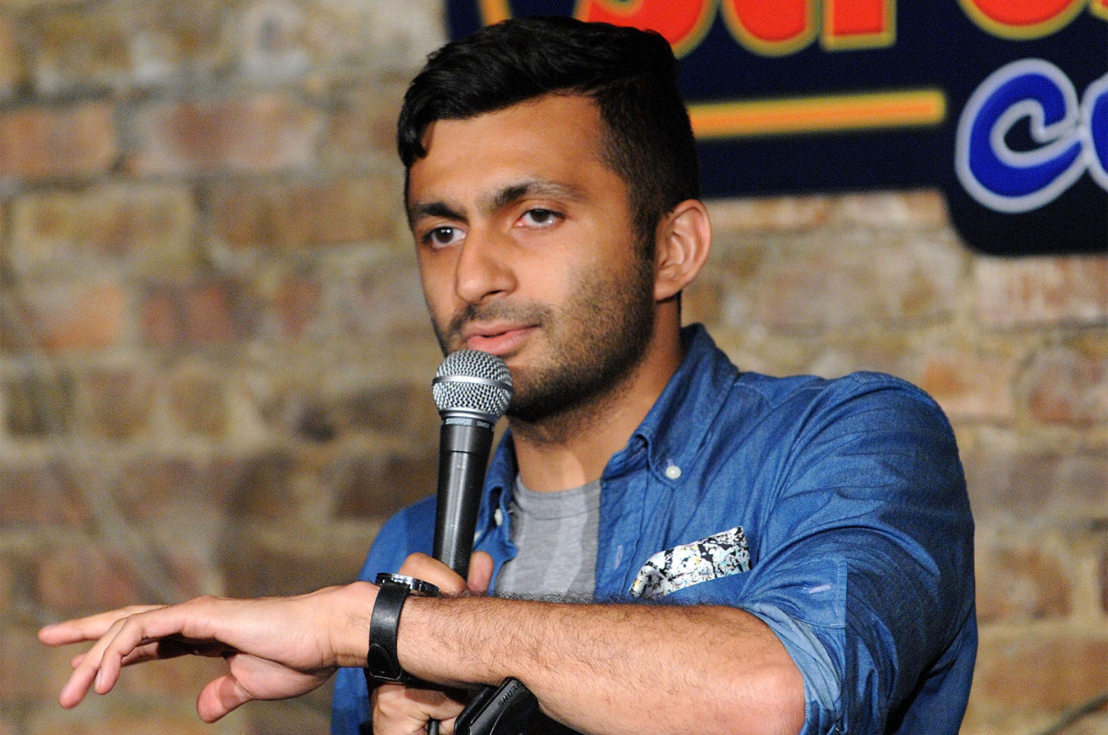 Comedian Nimesh Patel Kicked Off Stage For offensive Joke 